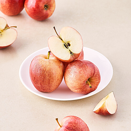 Buy Fresho Apple Royal Gala Economy 4 Pcs Online At Best Price of Rs ...