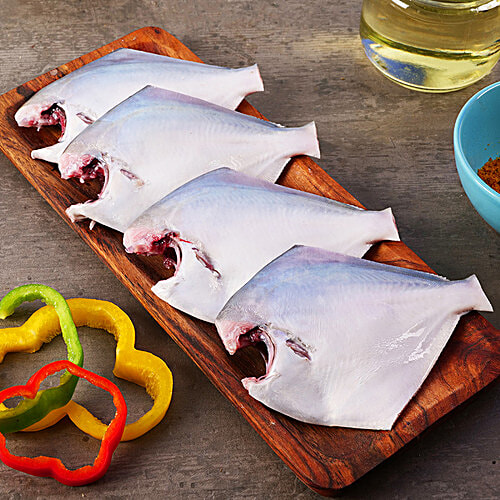 Buy Fresho Processed Whole Pomfret Small 500 Gm Online at the Best ...